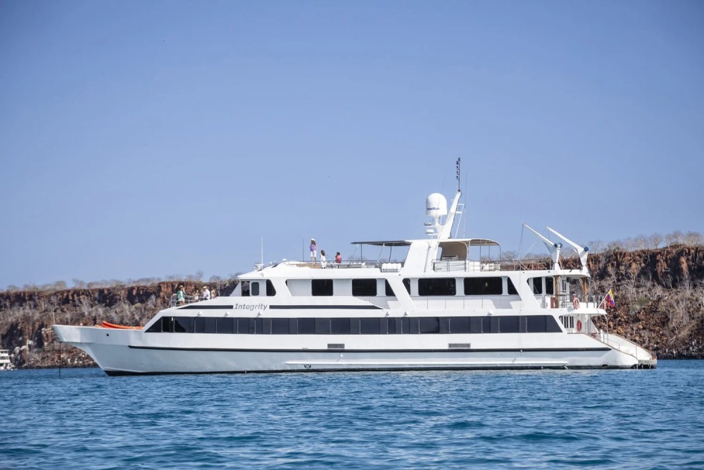 Integrity Yacht | Latin Trails